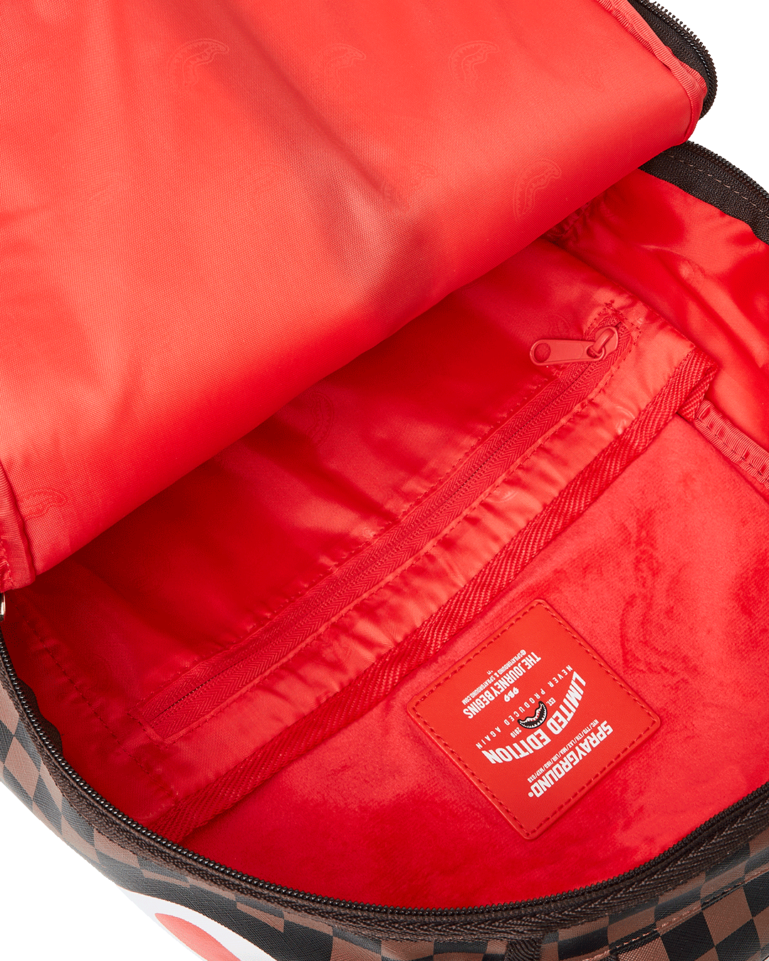 ASTROMANE AS THE WORLD'S LARGEST ZIPPER PULLEY – SPRAYGROUND®